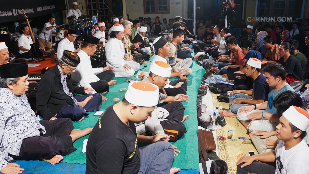 Takbir Akbar Puncaki Mocopat Syafaat • CakNun.com